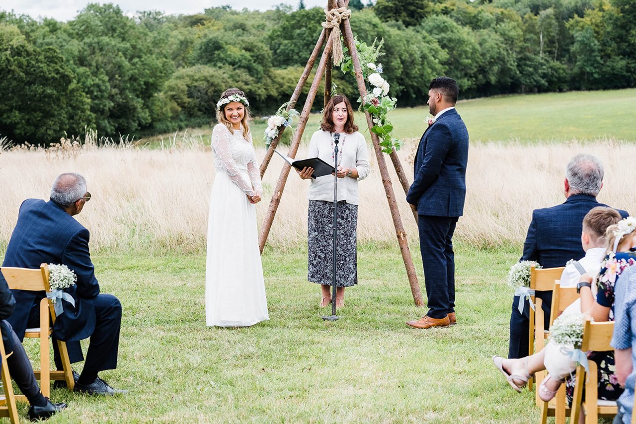 Marie & Nestor's romantic vintage tipi wedding - Fiesta Fields