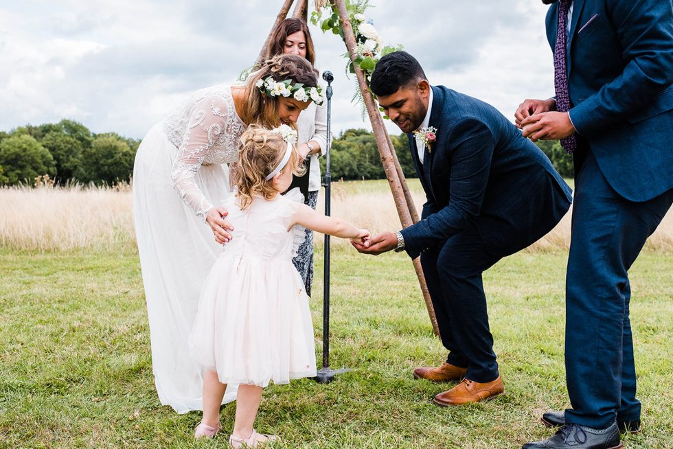 Marie & Nestor's romantic vintage tipi wedding - Fiesta Fields
