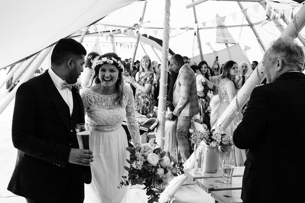 Marie & Nestor's romantic vintage tipi wedding - Fiesta Fields